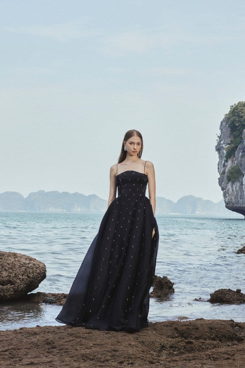 STRAPLESS FULL DRESS WITH STONE EMBELLISHMENT | CULT MIA | Tracy Studio