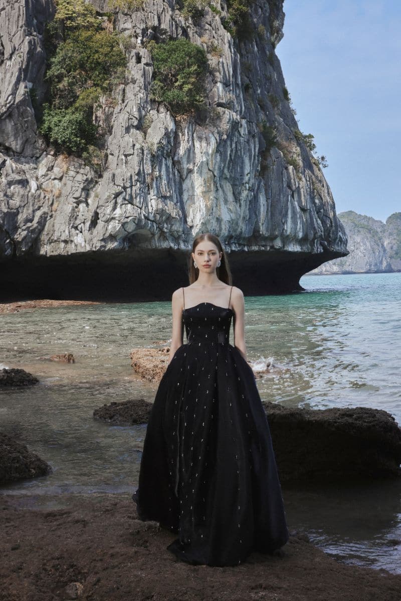 STRAPLESS FULL DRESS WITH STONE EMBELLISHMENT | CULT MIA | Tracy Studio